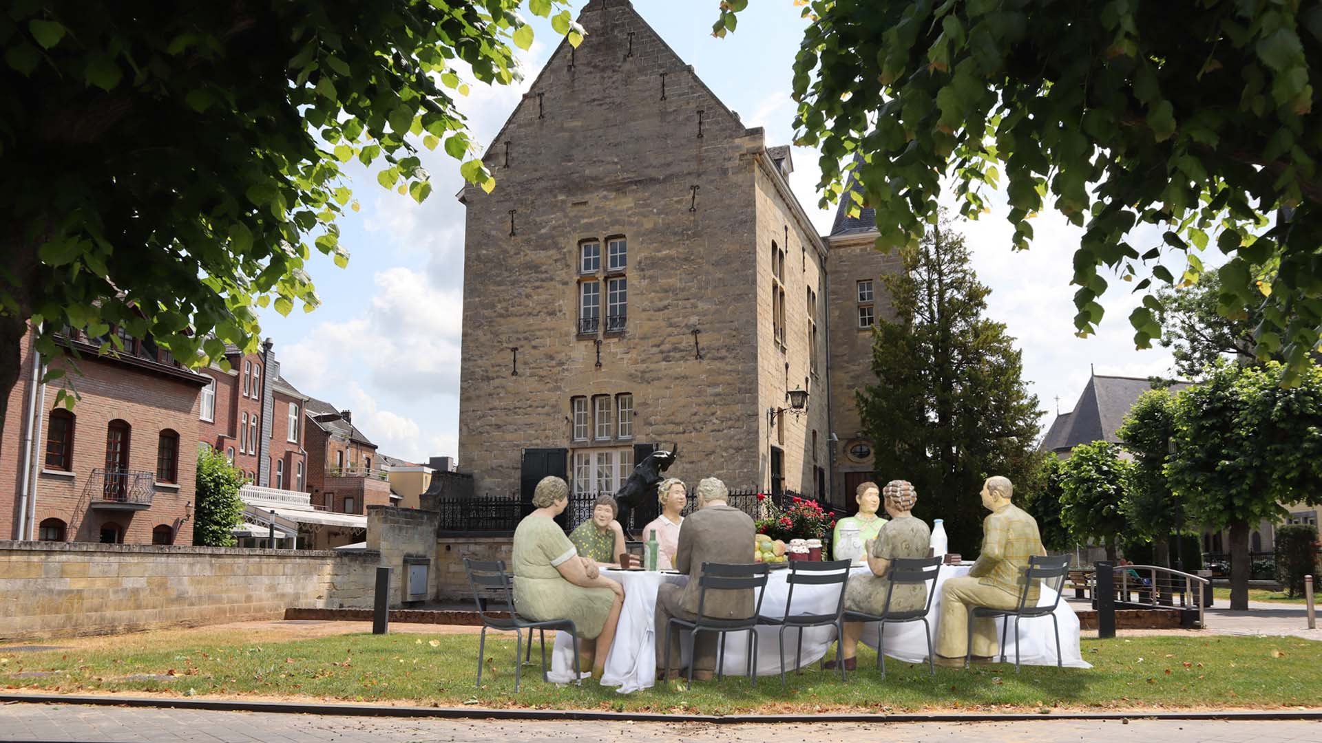 Buitententoonstelling 'Alledaagse Mensen' in Valkenburg a/d Geul ...