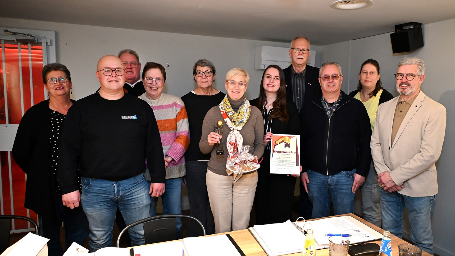 Burgemeester Dassen-Housen benoemd tot erelid van Oranjevereniging ...