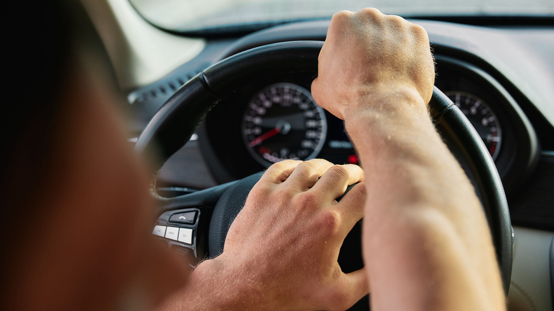 Politie onderzoekt gevaarlijk rijgedrag in Hoensbroek - RTV Parkstad
